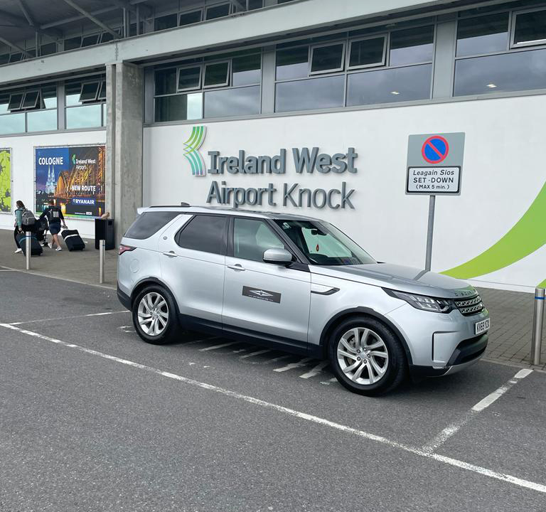 Land Rover Discovery 5 Silver | 4x4 Vehicle Hire : 4×4 Vehicle Hire